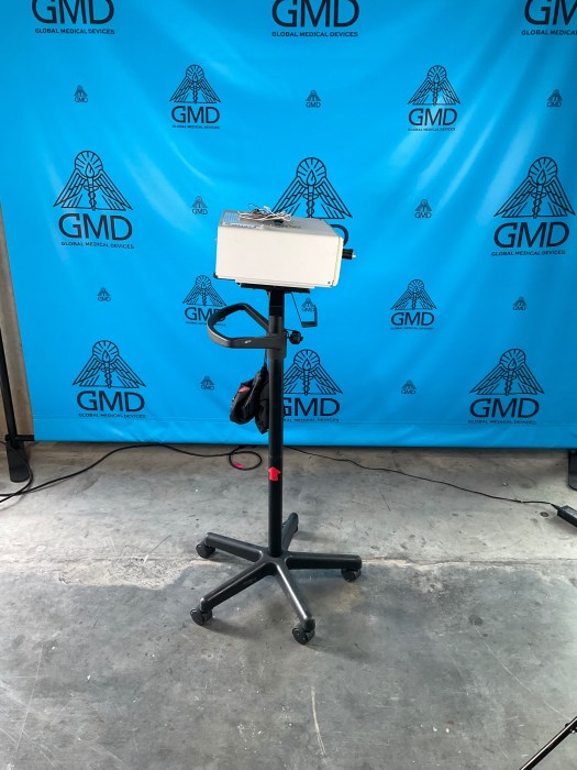 (1) INTEGRA LUXTEC SURGICAL HEADLIGHT, (1)Genzyme CV 300 Light Source ...