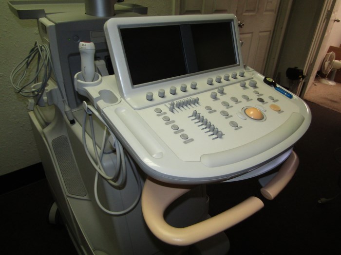 2013 Philips IE33 G1 Cart Ultrasound Machine W/ Philips X5-1 Ultrasound ...