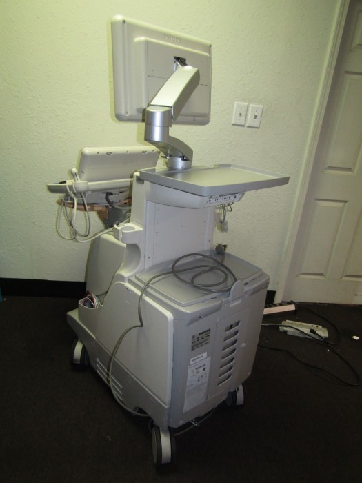2013 Philips IE33 G1 Cart Ultrasound Machine W/ Philips X5-1 Ultrasound ...