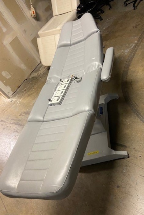 (3) Exam Tables 2 electric, 1 Manual (1) Exam Light Welch Allyn (1 ...