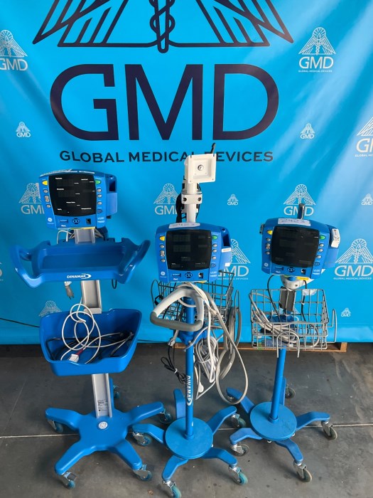(3) GE Dinamaps V100 Vital Monitors for sale