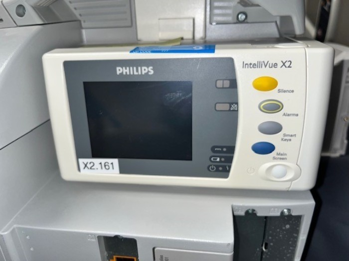 (8) Patient Monitors (4) Modules (1) Oximeter for sale