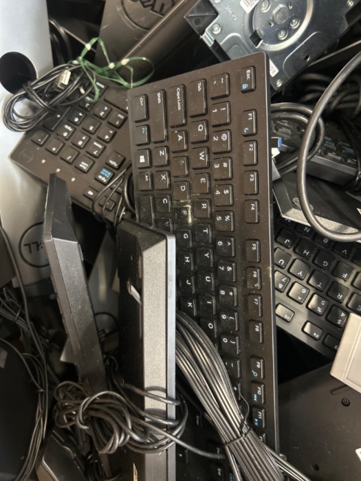 Assorted Computer Keyboards / Connection wires / Computer Screens ...