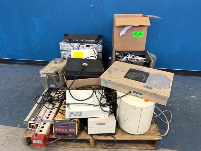 Assorted Laboratory Items including Power Supplies + Axon Instruments ...