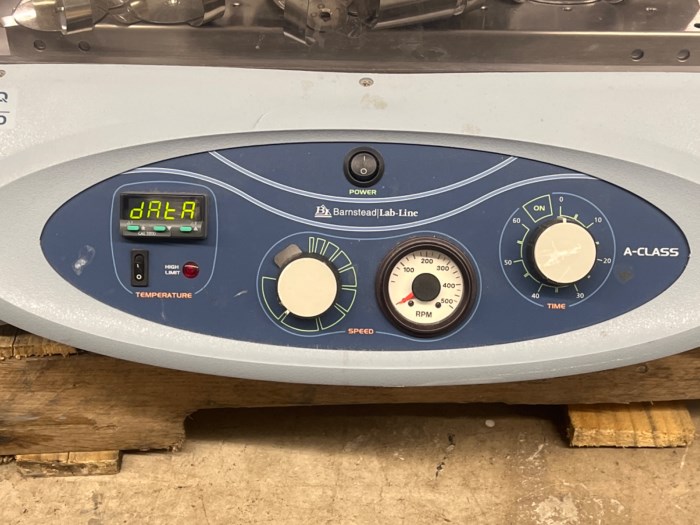 Barnstead Lab-Line MaxQ 4000 Incubator Shaker for sale