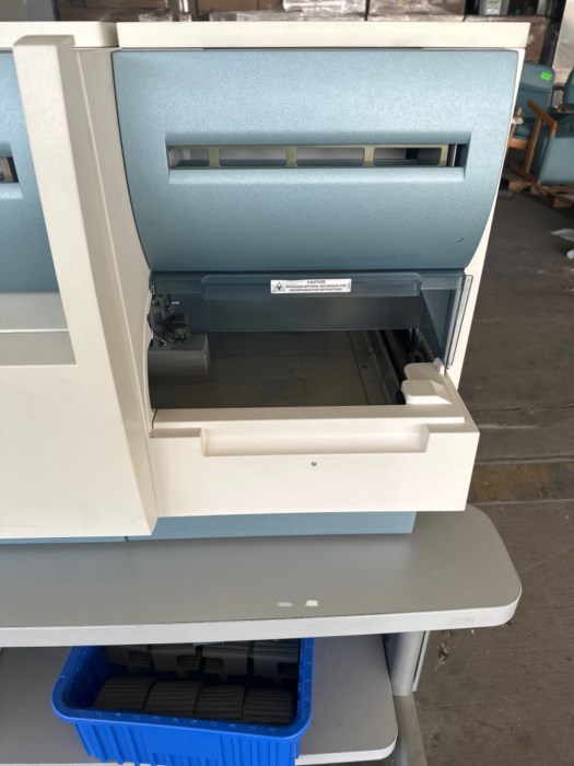 BioMerieux Vitek 2XL Microbial Analyzer/W Vitek2 smart carrier for sale