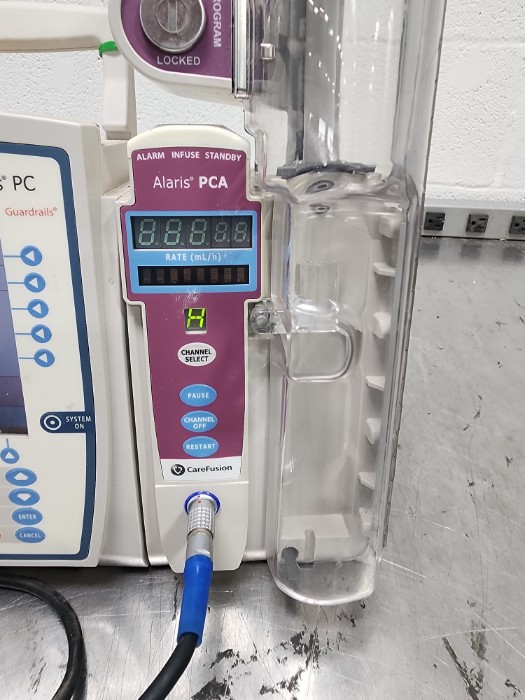 CareFusion Alaris PC Guardrails 8015 Infusion Pump Control Unit REF 12273911 with Alaris PCA ...