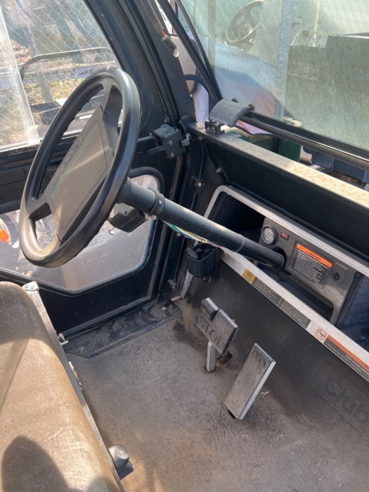 Club Car Carryall 252 Gas Utility Cart w/ Hydraulic Bucket for sale