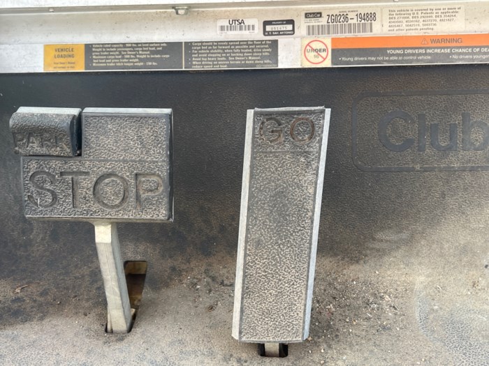 Club Car Carryall 252 Gas Utility Cart w/ Hydraulic Bucket for sale