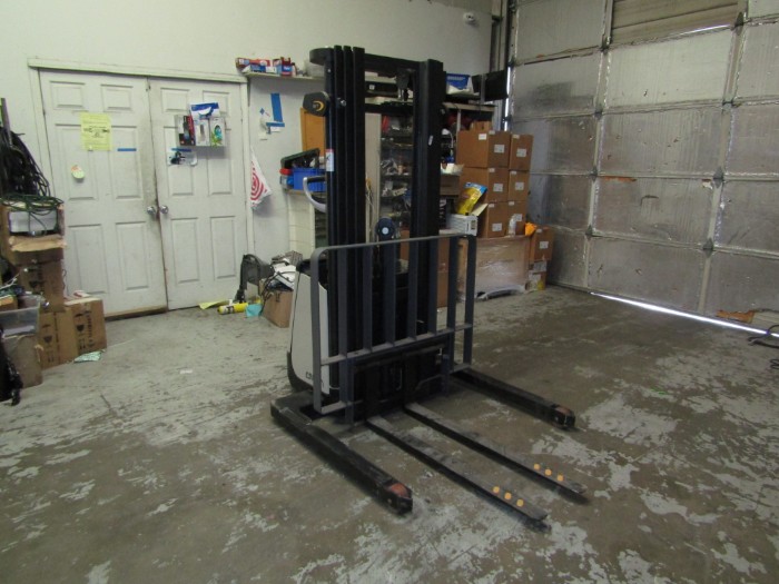 Crown ST/SX 3000 Series Walkie Stacker Forklift for sale