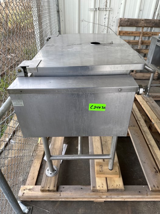 Crown Steam GTS-30 30 Gallon Gas Tilting Skillet w/ Braising Pan for sale