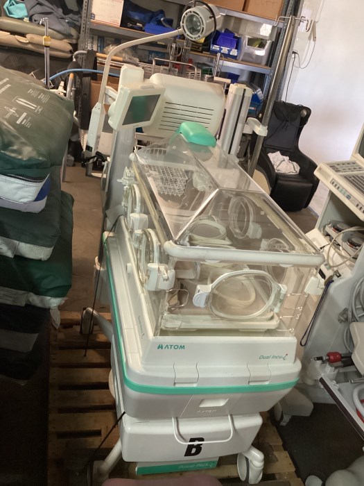 Dual incu Atom 100 for sale