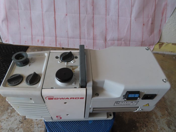 Edwards RV5 Dual Stage Rotary Vane Vacuum Pump (A653-01-903) for sale