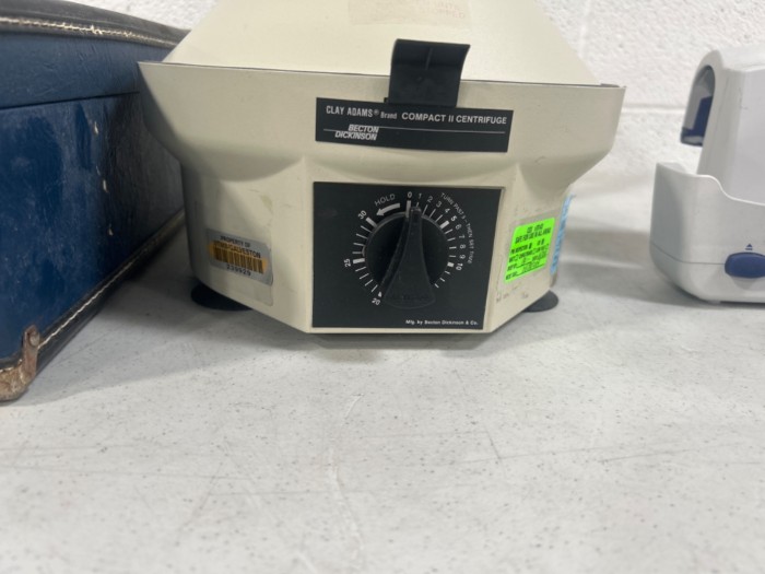 Eppendorf Centrifuge Roto+ Welch Allyn Propaq LT + CLAY ADAMS COMPACT ...