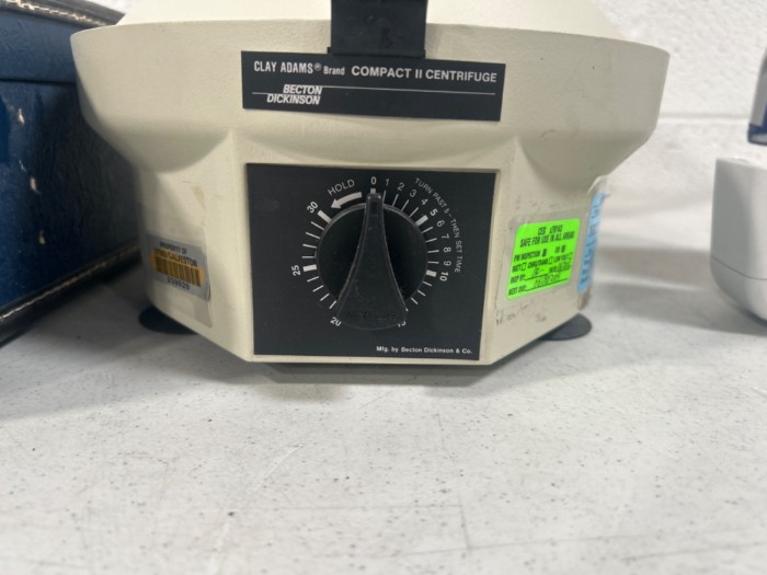 Eppendorf Centrifuge Roto+ Welch Allyn Propaq LT + CLAY ADAMS COMPACT ...