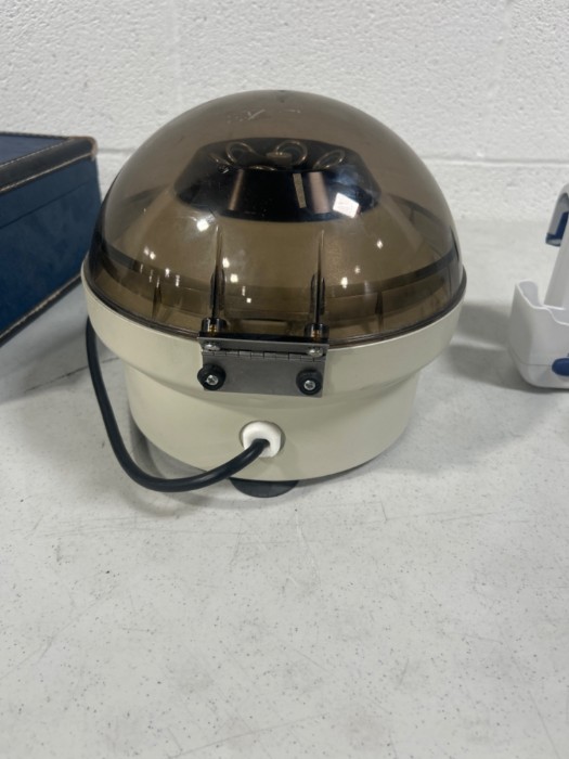 Eppendorf Centrifuge Roto+ Welch Allyn Propaq LT + CLAY ADAMS COMPACT ...