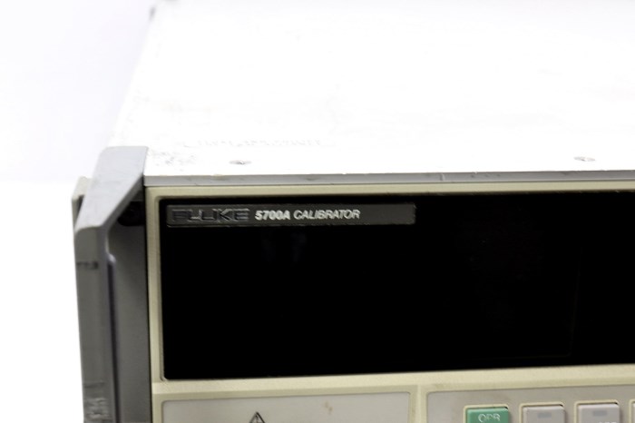 Fluke 5700A Multifunction Calibrator - POWER ON TESTED ONLY for sale