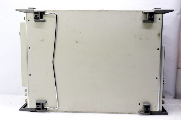 Fluke 5700A Multifunction Calibrator - POWER ON TESTED ONLY for sale