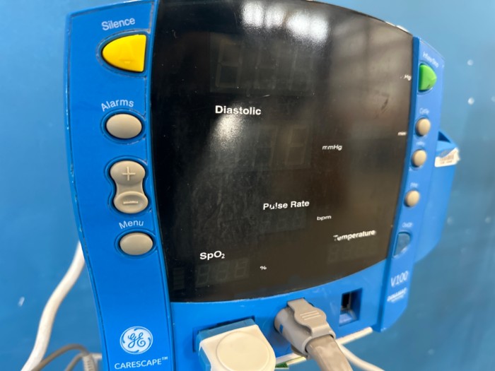 GE Carescape Dinamap V100 Nellcor SPO2, NIBP, Temp Monitor (Lot of 2 ...