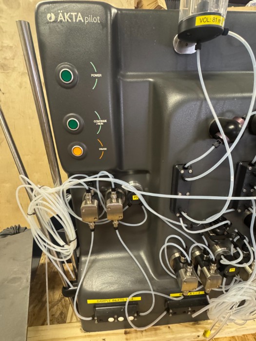 GE HEALTHCARE Amersham Biosciences AKTA Pilot Bench-top HPLC System for ...