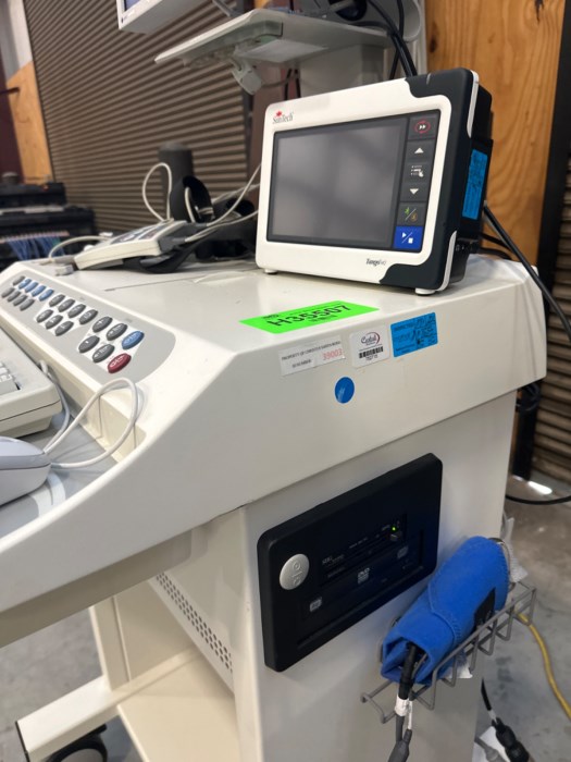 GE Healthcare CASE 8000 Stress System W/ T2100 Treadmill & Suntech ...