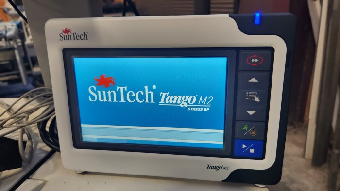 GE Healthcare CASE 8000 Stress System W/ T2100 Treadmill & Suntech ...