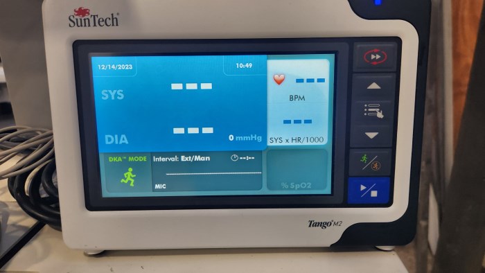 GE Healthcare CASE 8000 Stress System W/ T2100 Treadmill & Suntech ...