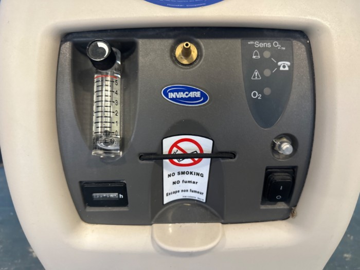 INVACARE Perfecto 2 Oxygen Concentrator 0-5 Liter for sale