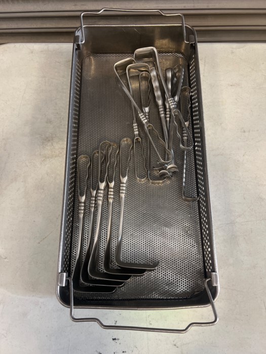 Konig Stainless Handheld Surgical Instruments Retractors (Lot of 13 w ...