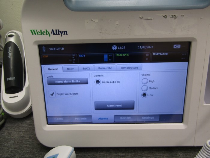 Lot of 2 Welch Allyn Vital Signs Monitor 6000 Series W/ GCX Wall Mount ...