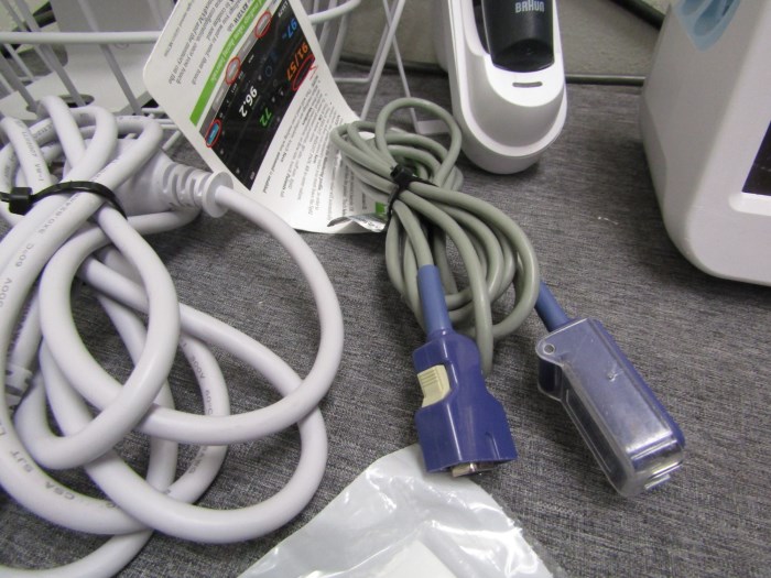 Lot of 2 Welch Allyn Vital Signs Monitor 6000 Series W/ GCX Wall Mount ...