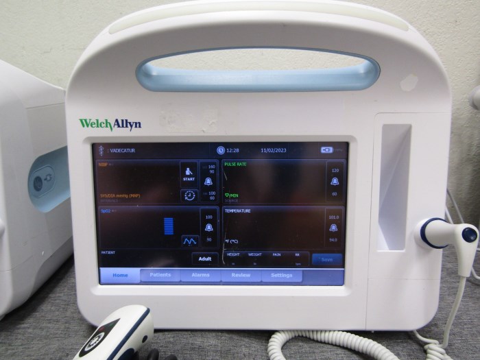 Lot of 2 Welch Allyn Vital Signs Monitor 6000 Series W/ GCX Wall Mount ...
