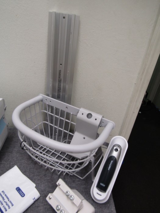 Lot of 2 Welch Allyn Vital Signs Monitor 6000 Series W/ GCX Wall Mount ...