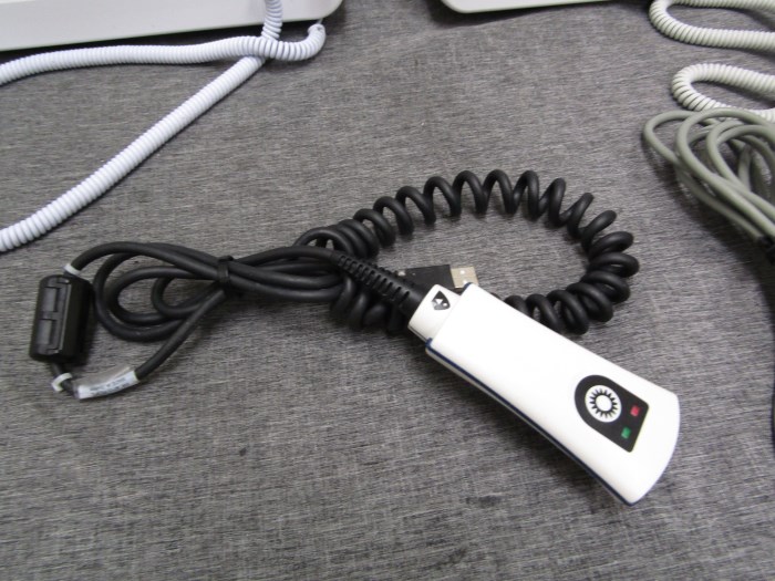 Lot of 2 Welch Allyn Vital Signs Monitor 6000 Series W/ GCX Wall Mount ...