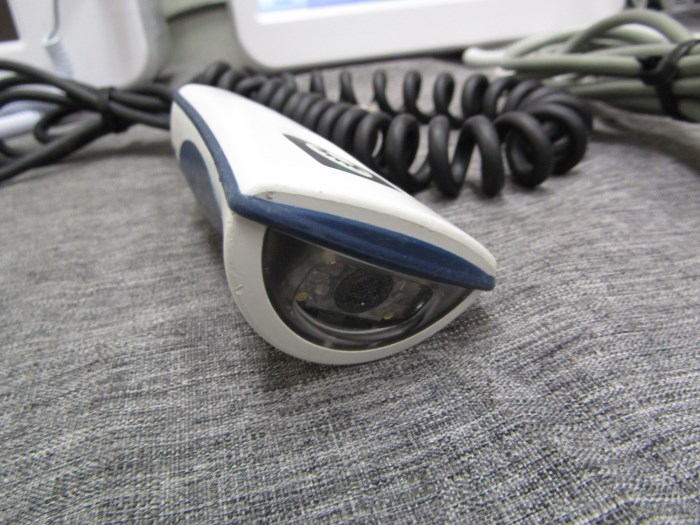 Lot of 2 Welch Allyn Vital Signs Monitor 6000 Series W/ GCX Wall Mount ...