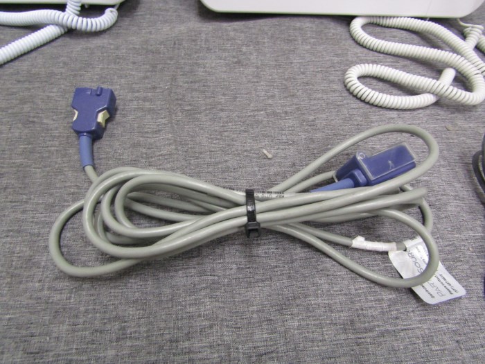 Lot of 2 Welch Allyn Vital Signs Monitor 6000 Series W/ GCX Wall Mount ...