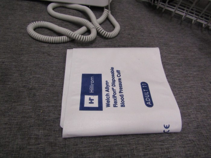 Lot of 2 Welch Allyn Vital Signs Monitor 6000 Series W/ GCX Wall Mount ...