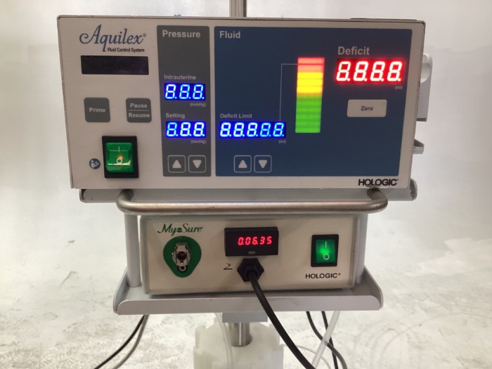 Lot of 4 fluid controls , and Baxter Easy and Duplo Spray for sale