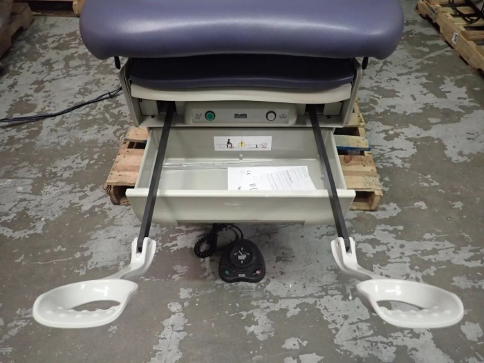 Midmark Ritter 623-008 Power Exam Table w/ Foot Switch, Hand Control ...