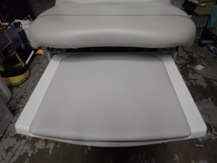 Midmark Ritter Model 626-001 Powered Exam Table w/ Hand Control ...