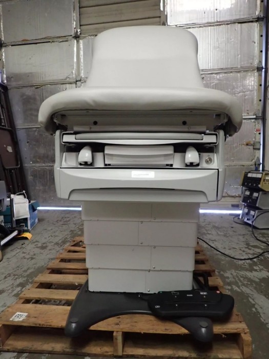Midmark Ritter Model 626-001 Powered Exam Table w/ Hand Control ...