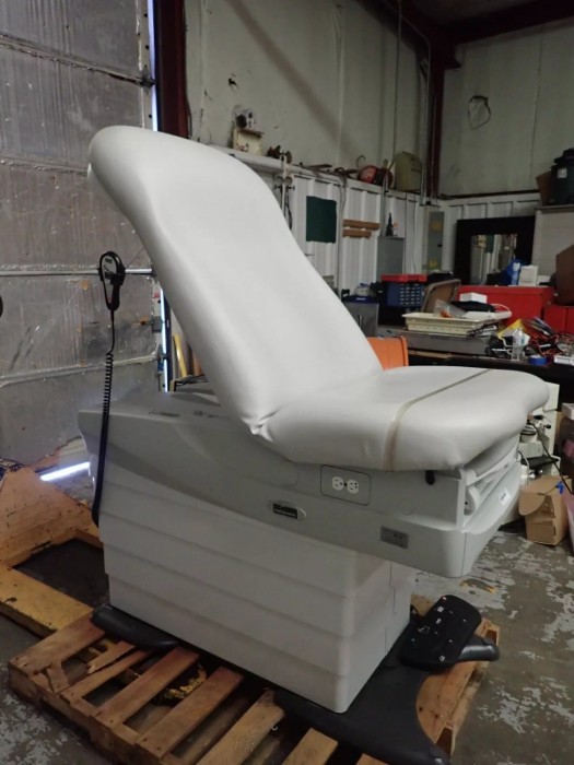 Midmark Ritter Model 626-001 Powered Exam Table w/ Hand Control ...
