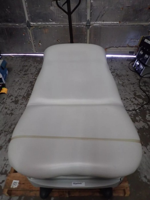 Midmark Ritter Model 626-001 Powered Exam Table w/ Hand Control ...