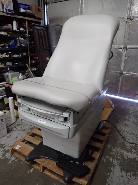 Midmark Ritter Model 626-001 Powered Exam Table w/ Hand Control ...
