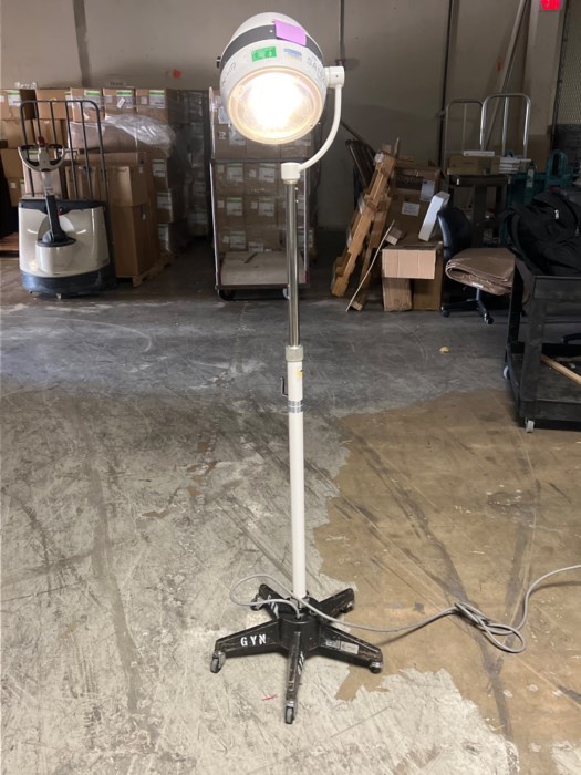 Skytron Infinity Surgical Lights | Shelly Lighting