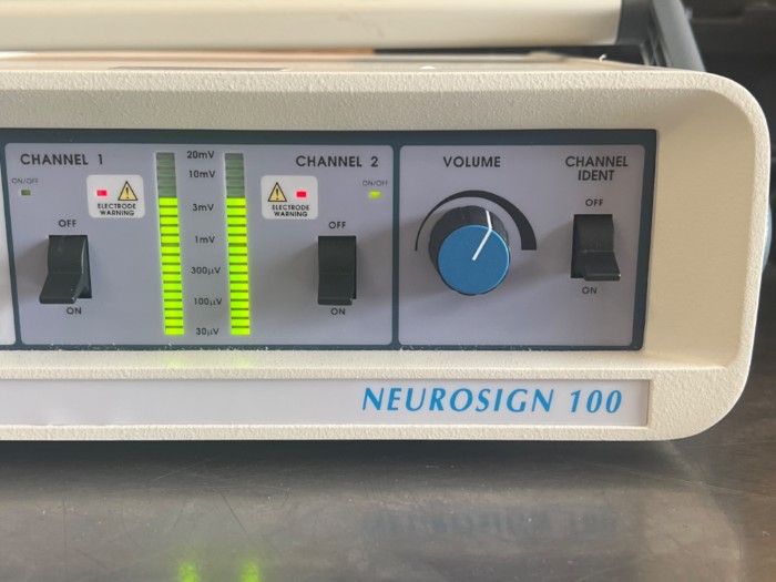 Smith & Nephew Neurosign 100 Nerve Monitor w/ Pelican 1600 Case for sale