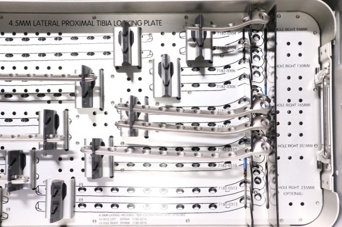 Smith & Nephew Peri-Loc 4.5MM Lateral Proximal Tibia Locking Plate Tray ...