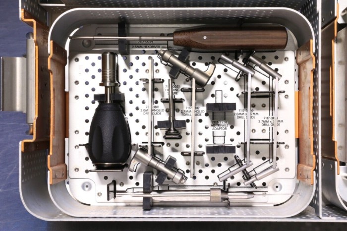 Smith & Nephew Peri-Loc VLP Small Fragment Instrument & Implant Set for ...