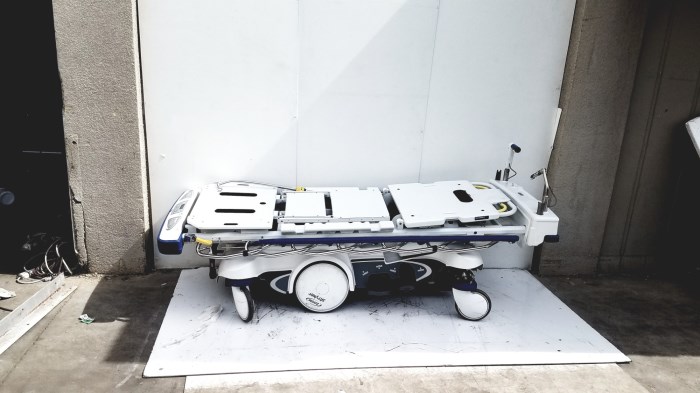STRYKER 1125 Glideaway Stretcher Big Wheel Gurney Bed for sale