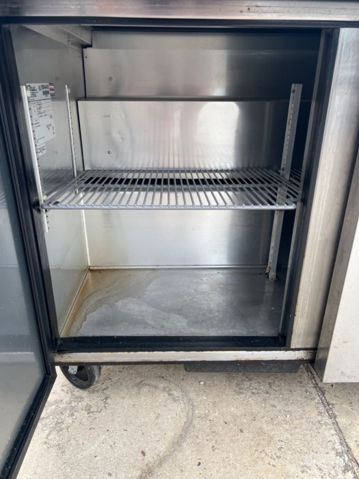 True Model: TSSU-72-30M-B-ST Three Compartment Reach-In Refrigerator ...